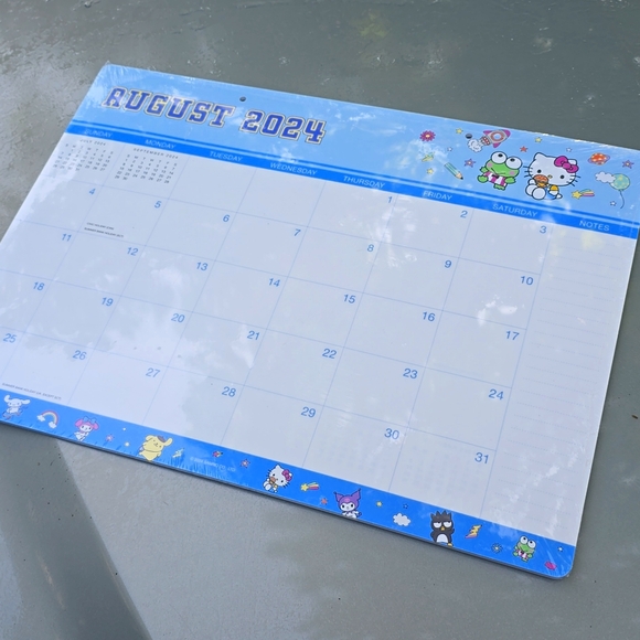 Hello Kitty | Office | Sanrio Hello Kitty 7month Desk Blotter Planner ...